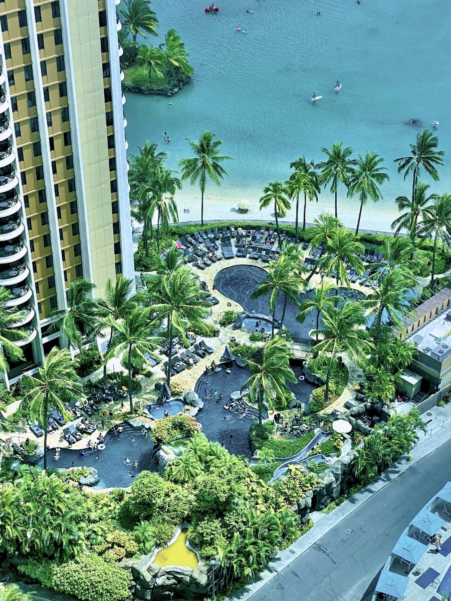 Best Hotel Pools in Waikīkī: Oʻahu Pool Days