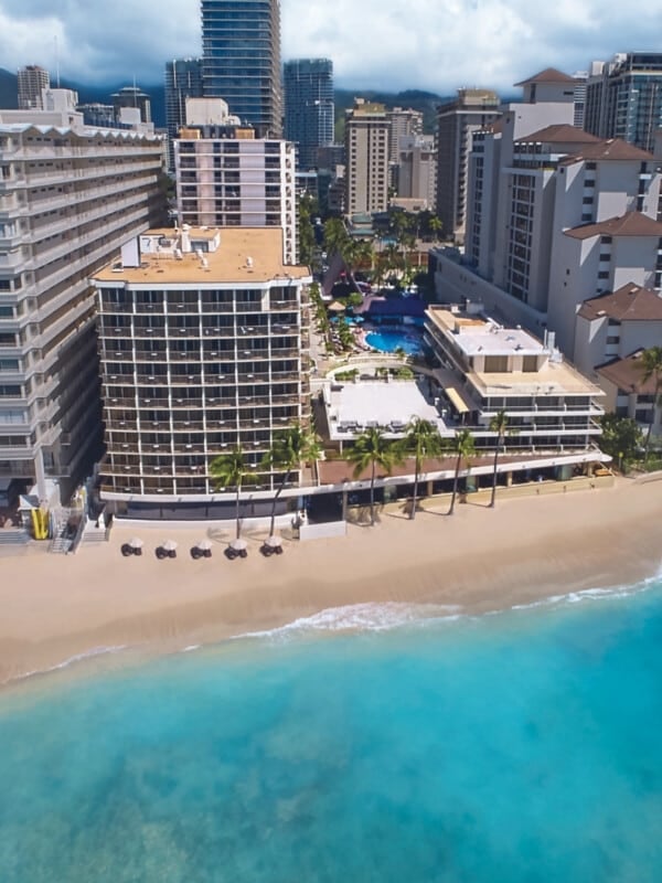 OUTRIGGER Reef Waikīkī Beach Resort